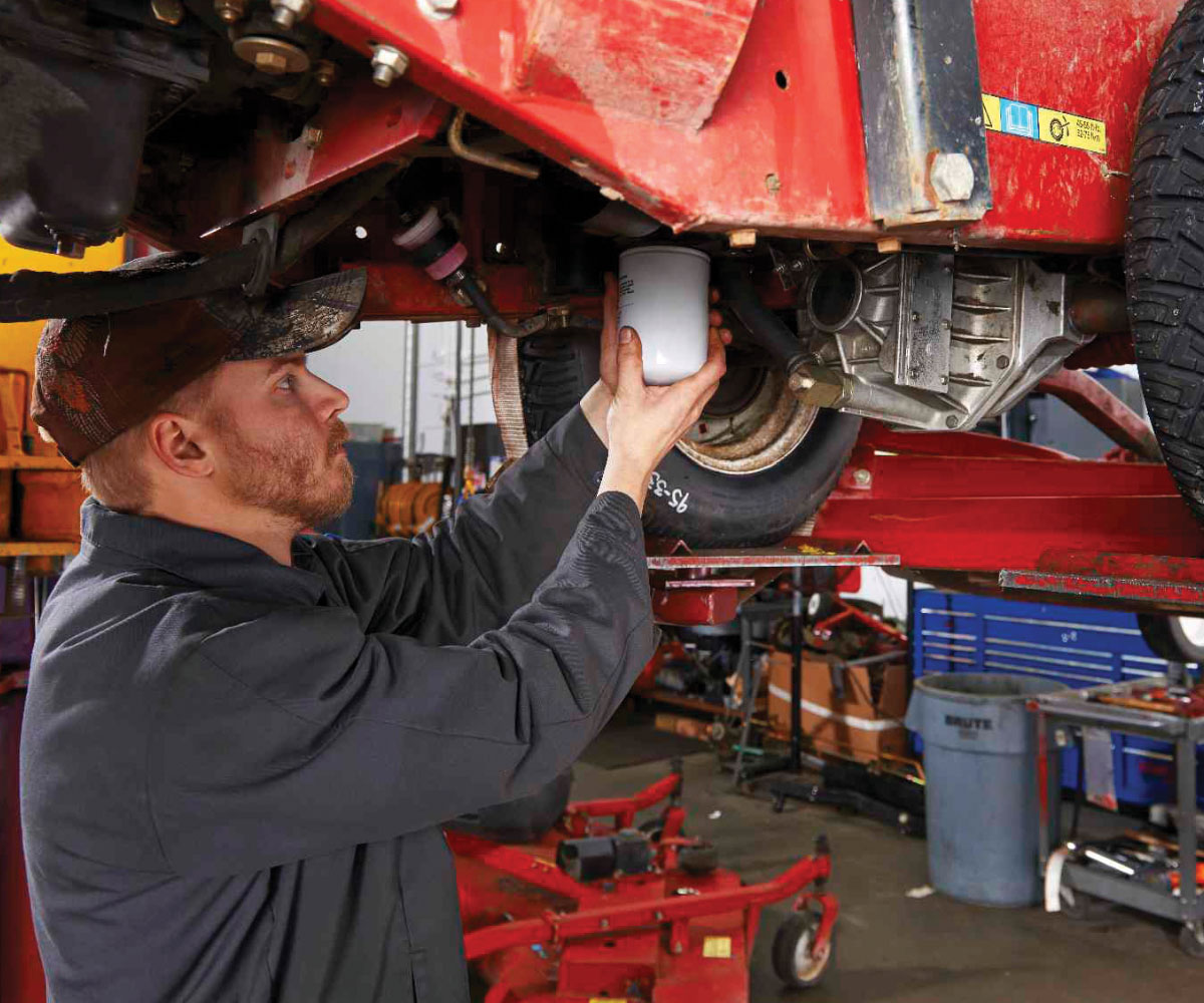 Groundcare Engineer - Lloyd Ltd